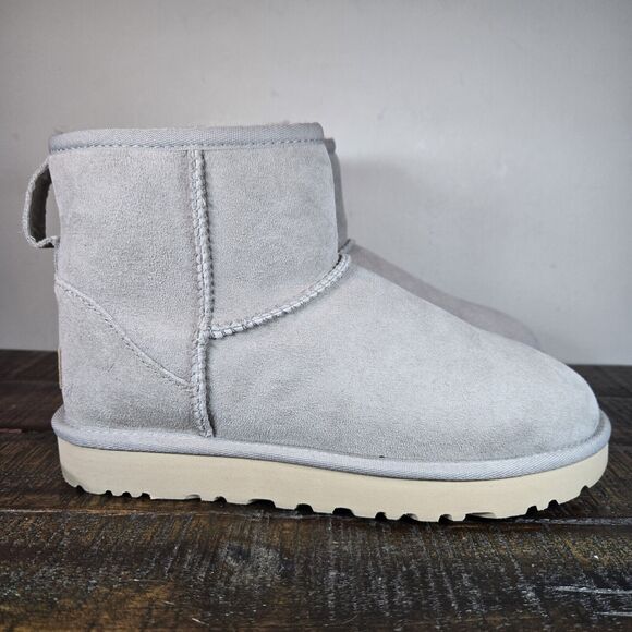 UGG | Shoes | Ugg Classic Mini Womens Size 7 Suede Pull On Winter Boots ...